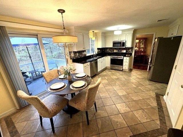 house with 4 bedroom, Plainville MA DS102312547