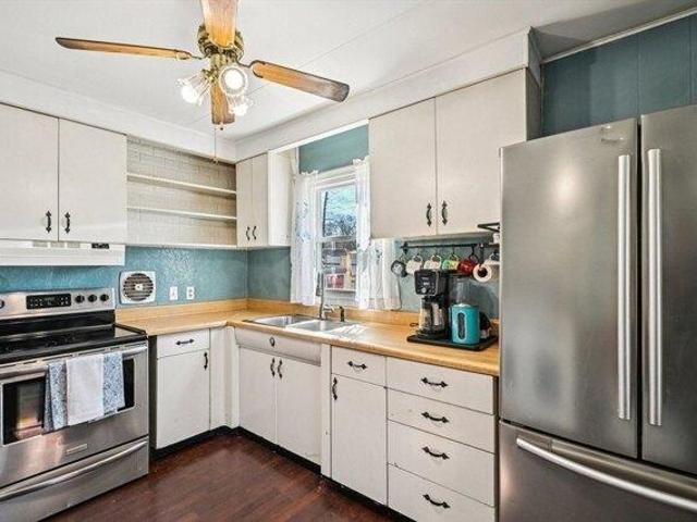 house with 4 bedroom, Plainville MA ES104043039