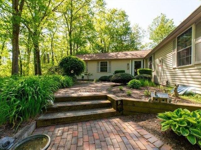 house with 4 bedroom, Plainville MA ES104352898