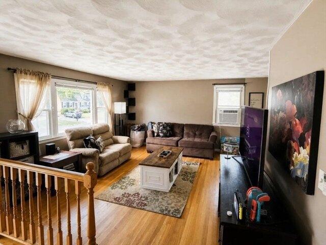 house with 4 bedroom, Plainville MA ES105125105