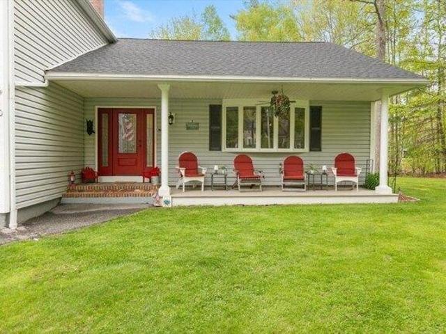 house with 4 bedroom, Plaistow NH ES103074139