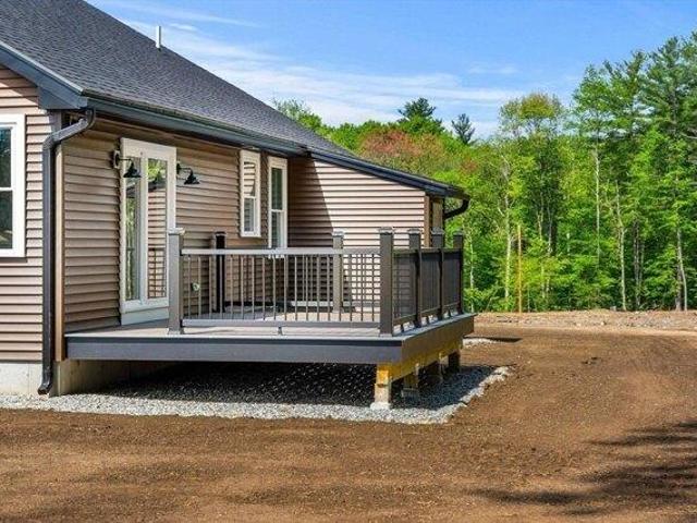 house with 4 bedroom, Plaistow NH ES104043722