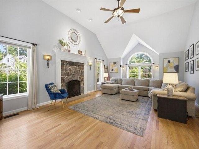 house with 4 bedroom, Plaistow NH ES105108402