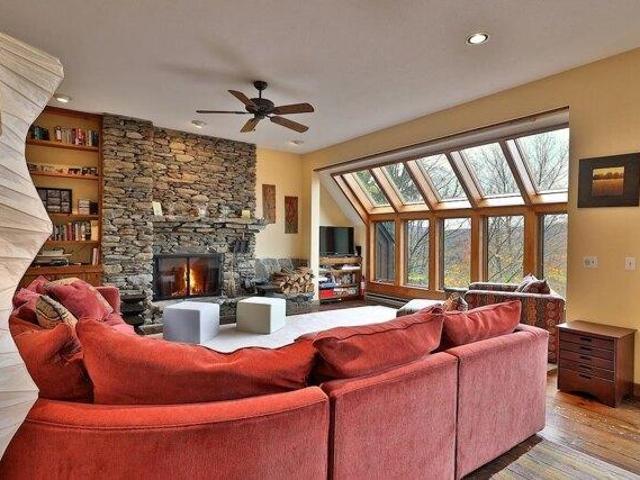house with 4 bedroom, Plymouth VT DLS101659265