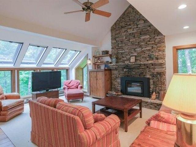 house with 4 bedroom, Plymouth VT ES104075998