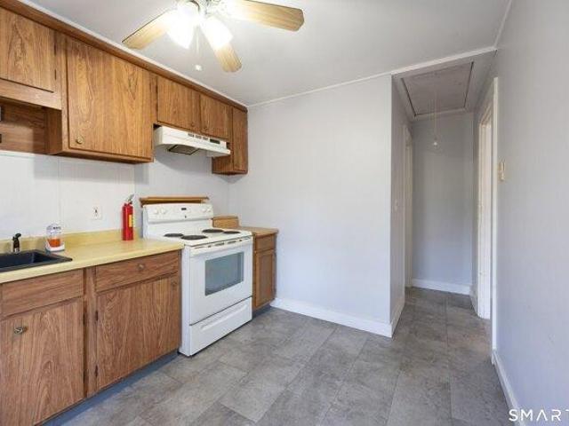 house with 4 bedroom, Plymouth CT ES104921412