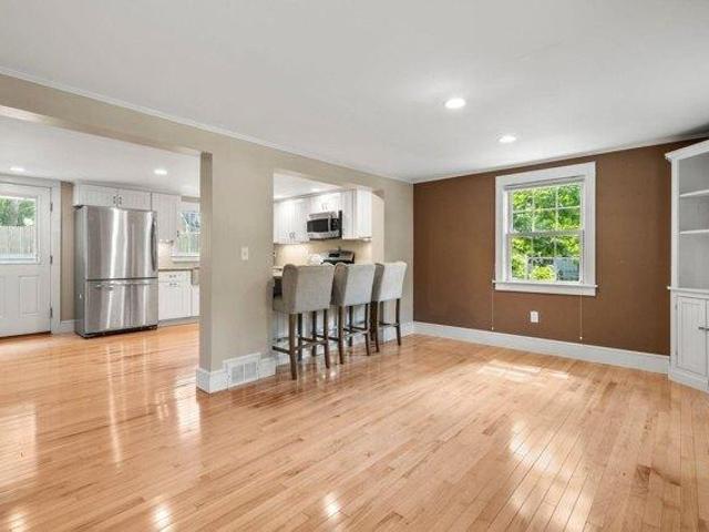 house with 4 bedroom, Plymouth MA ES105125296