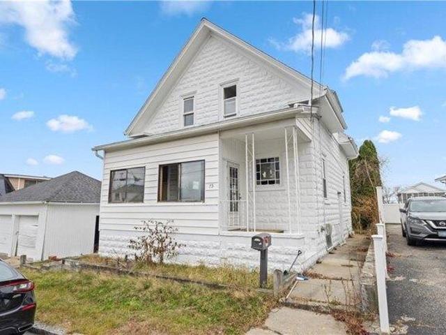 house with 4 bedroom, Providence RI DLS102592379