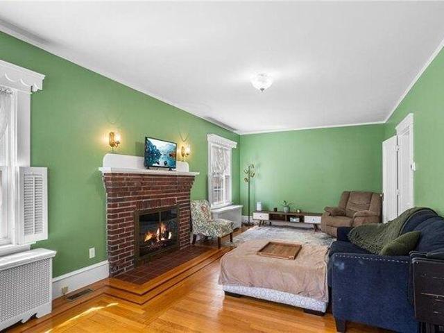 house with 4 bedroom, Providence RI DS102761175