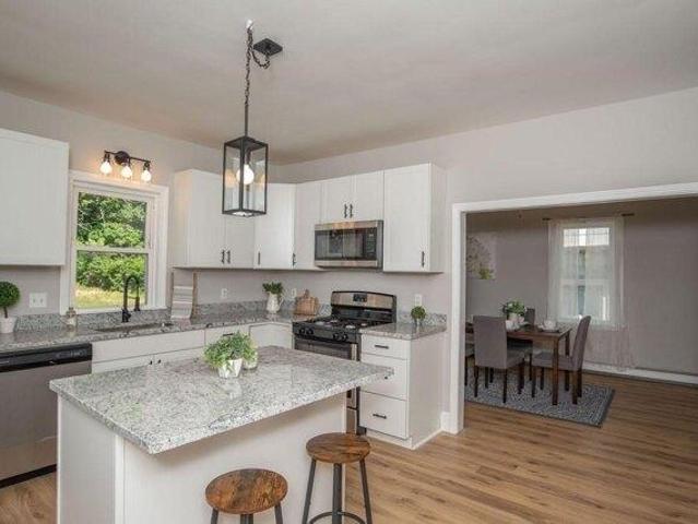house with 4 bedroom, Providence RI ES104150407