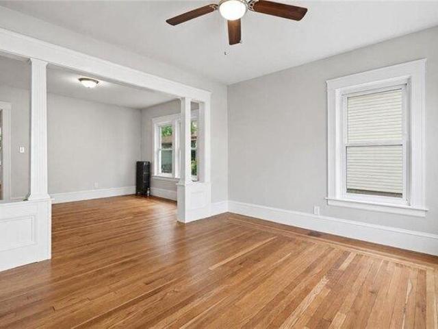 house with 4 bedroom, Providence RI ES104232794