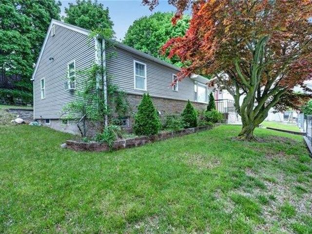 house with 4 bedroom, Providence RI ES104375597