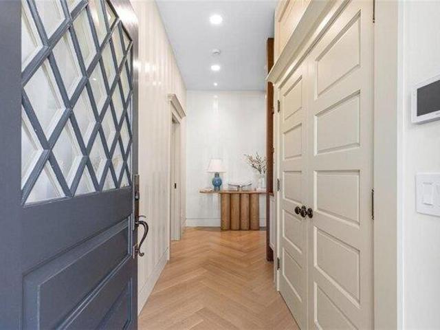 house with 4 bedroom, Providence RI ES104479060