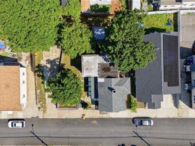house with 4 bedroom, Providence RI ES104570895