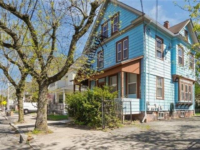 house with 4 bedroom, Providence RI ES104811962