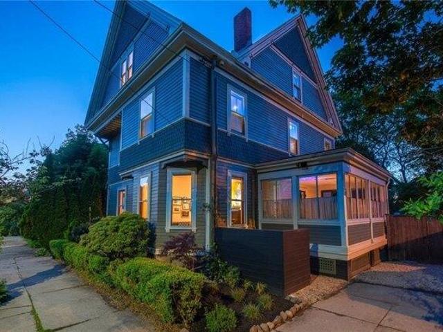 house with 4 bedroom, Providence RI ES104849294
