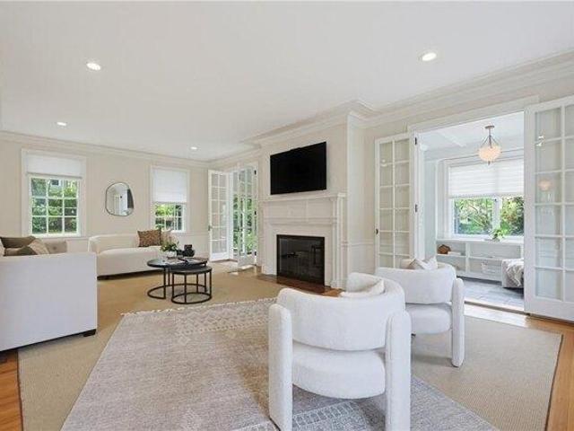 house with 4 bedroom, Providence RI ES105081409