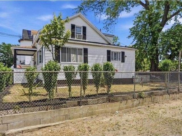 house with 4 bedroom, Providence RI ES105081584