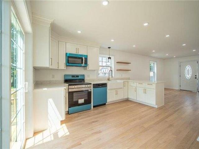 house with 4 bedroom, Providence RI ES105094438