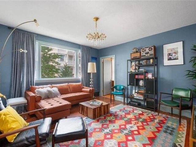 house with 4 bedroom, Providence RI ES105093989