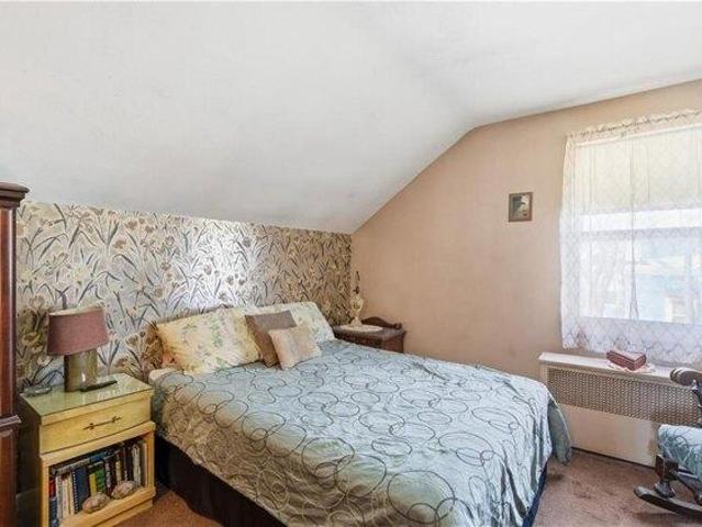 house with 4 bedroom, Providence RI ES105106870
