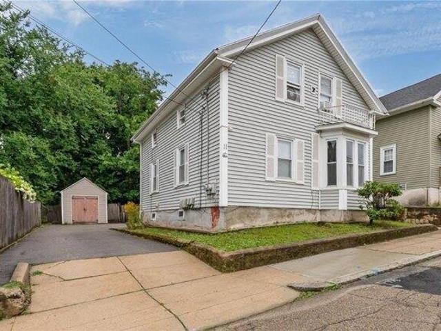 house with 4 bedroom, Providence RI ES105108425
