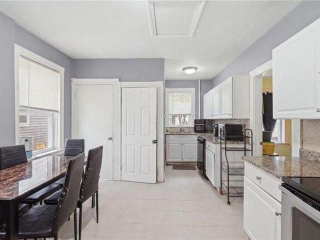 house with 4 bedroom, Providence RI ES105126209