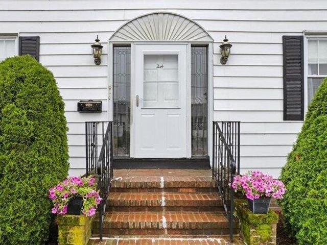 house with 4 bedroom, Providence RI ES105126717