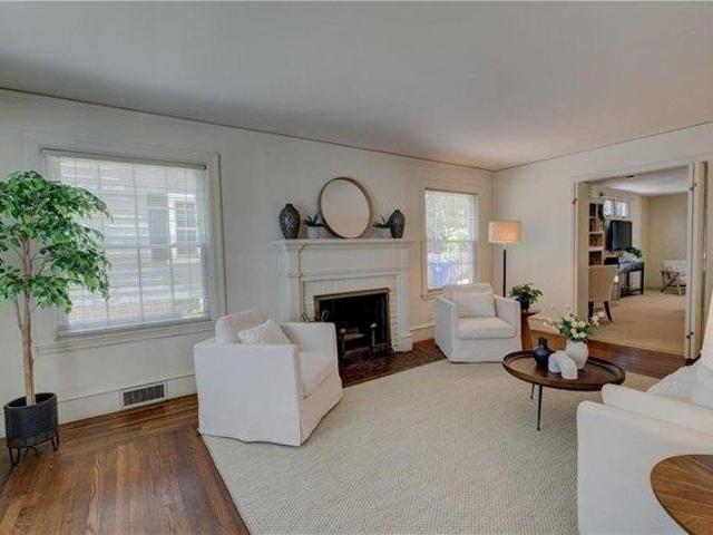 house with 4 bedroom, Providence RI ES105141239