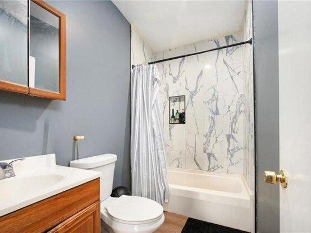 house with 4 bedroom, Providence RI ES105171992