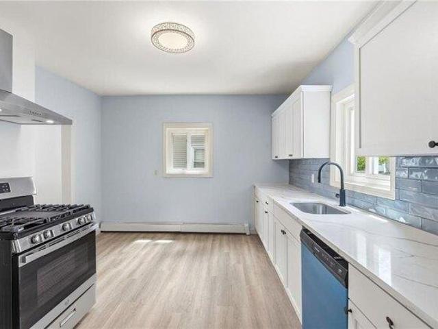 house with 4 bedroom, Providence RI ES105192697