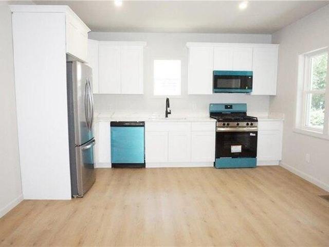 house with 4 bedroom, Providence RI ES105193497