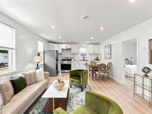 house with 4 bedroom, Providence RI ES105208261
