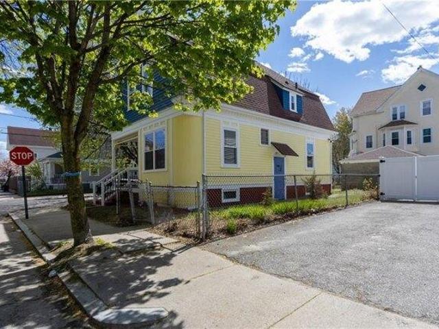 house with 4 bedroom, Providence RI ES103019634