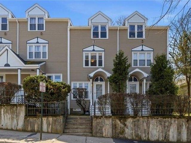 house with 4 bedroom, Providence RI ES103069838