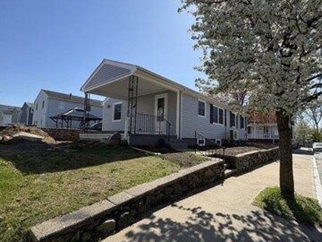 house with 4 bedroom, Providence RI ES103100169