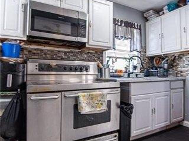 house with 4 bedroom, Providence RI ES103128216