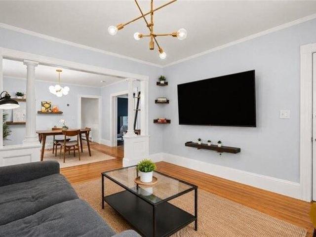 house with 4 bedroom, Providence RI ES103186428