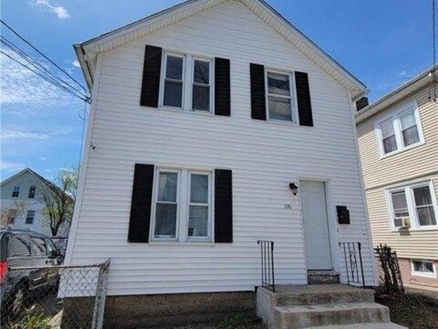 house with 4 bedroom, Providence RI ES103187670