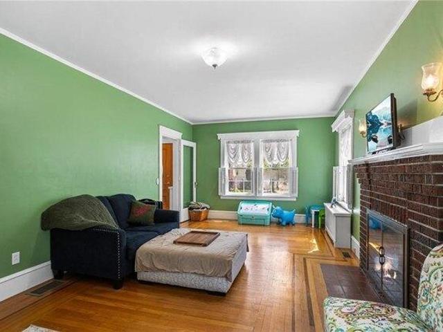 house with 4 bedroom, Providence RI ES103251291