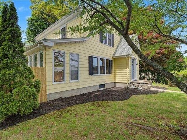 house with 4 bedroom, Providence RI ES103435785