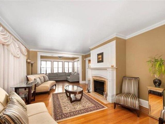 house with 4 bedroom, Providence RI ES103619236