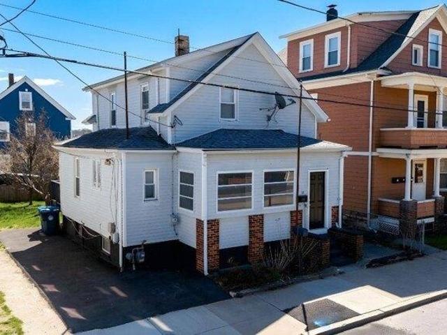 house with 4 bedroom, Providence RI ES103886348