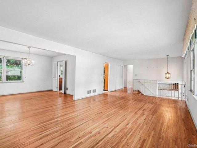 house with 4 bedroom, Purchase NY ES104904884