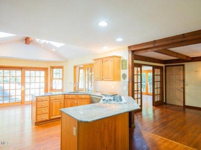 house with 4 bedroom, Queensbury NY ES104900166