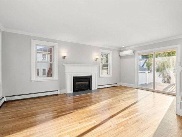 house with 4 bedroom, Quincy MA DLS102960555