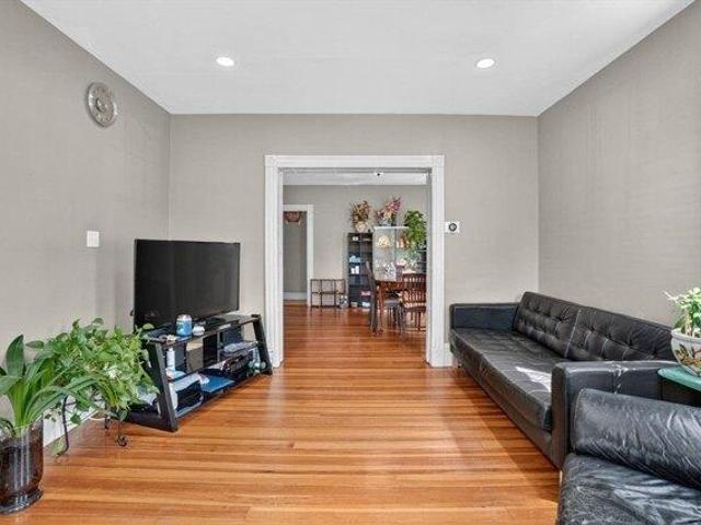house with 4 bedroom, Quincy MA DS104442398