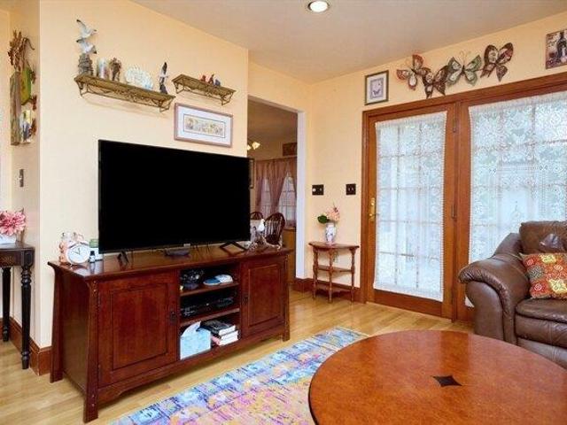 house with 4 bedroom, Quincy MA ES102961517