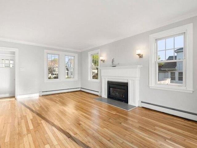 house with 4 bedroom, Quincy MA ES103500333
