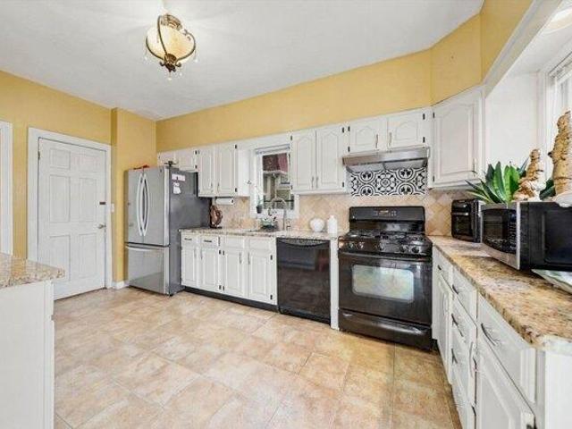 house with 4 bedroom, Quincy MA ES103018660